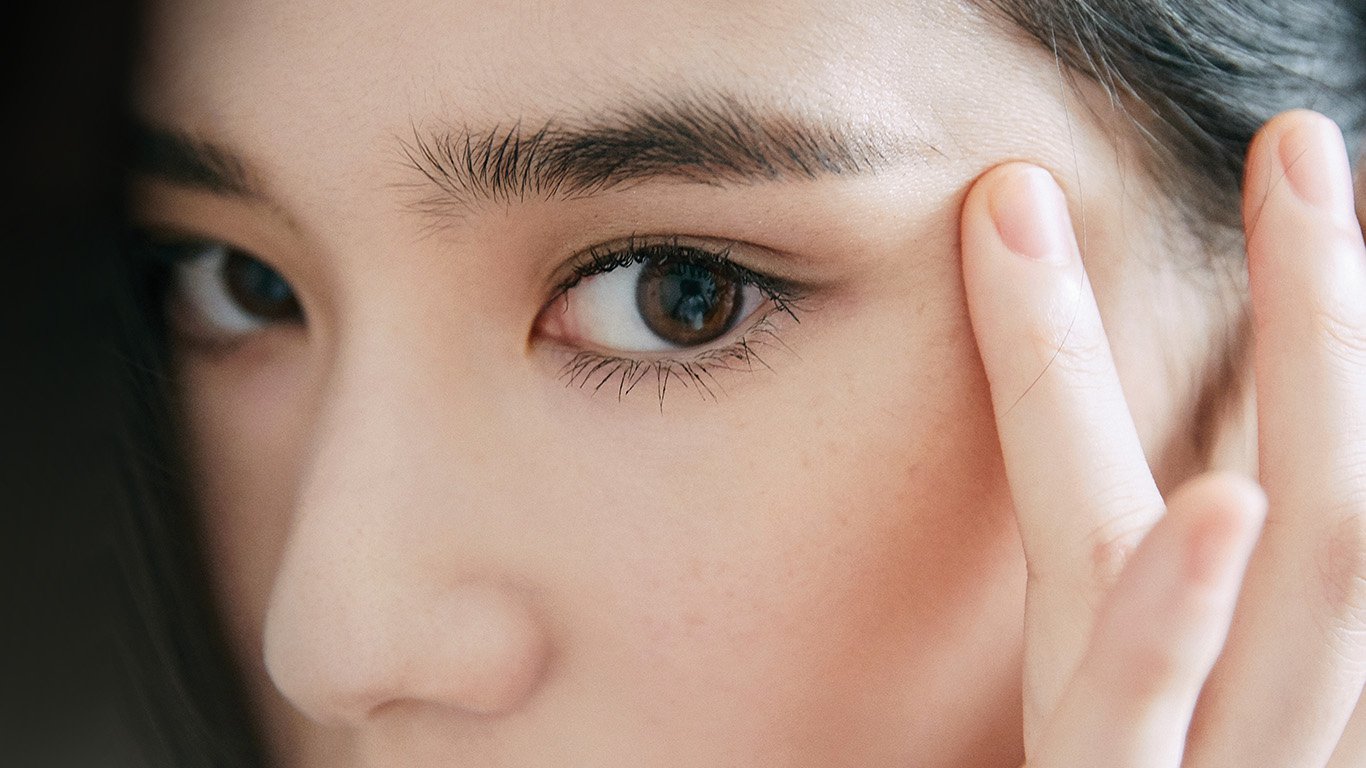 DIY Serum Mata Ajaib untuk Tangkal Lingkar Hitam dan Mata Sembap ...